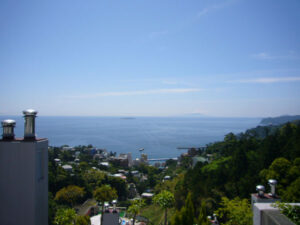 【芸能人の家】泉ピン子が移住した熱海パサニアクラブとは｜価格から住み心地まで徹底解説 - GRACIOUS PARTNER